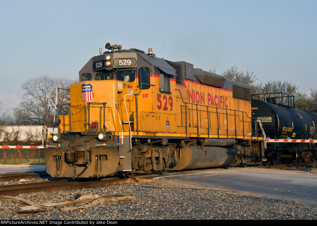 UP Geep working south Dallas